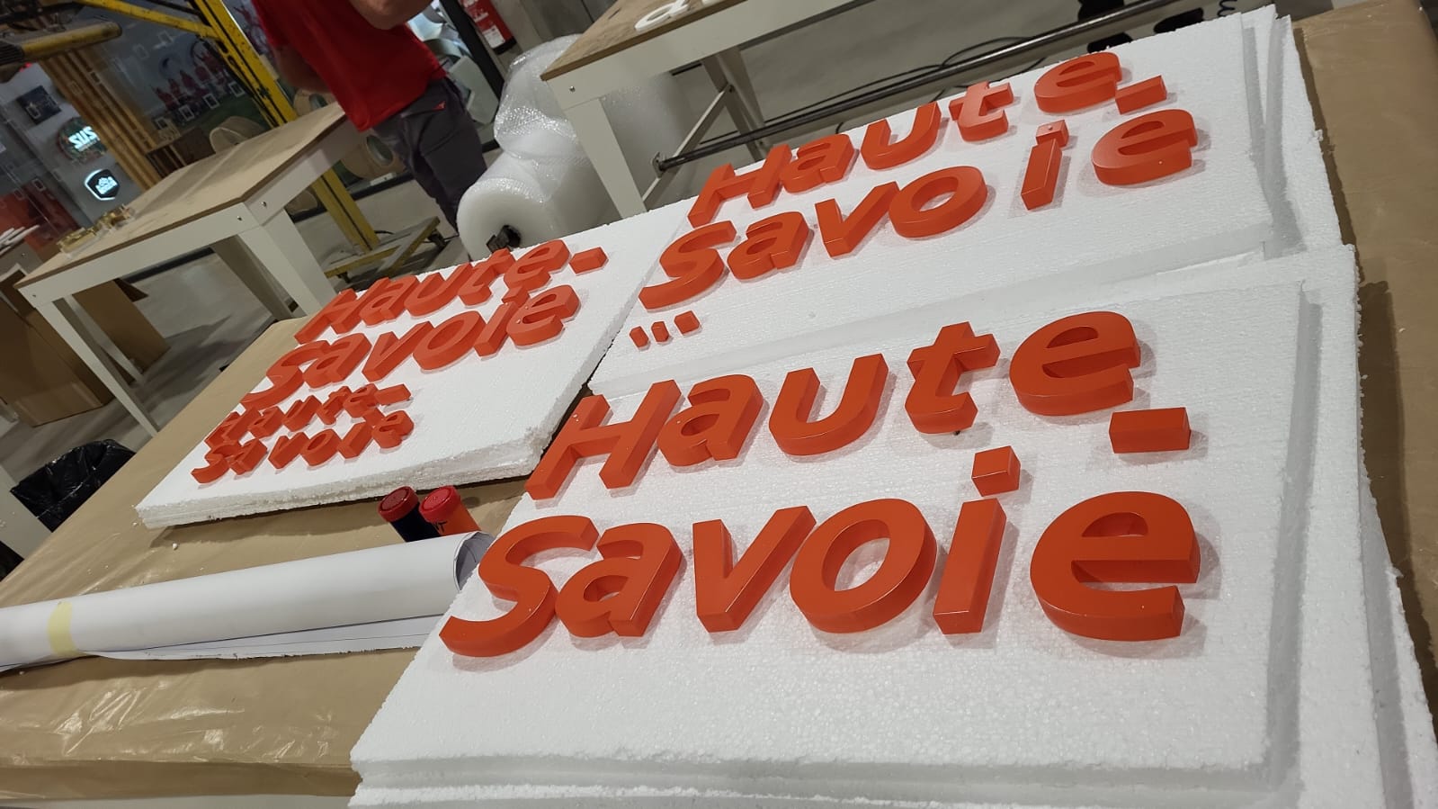 Lettres PVC Personnalisées | Enseignes 74 : Signalétique Durable
